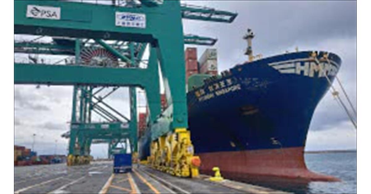 The first container ship of HMM's FIM service arrives in Genoa