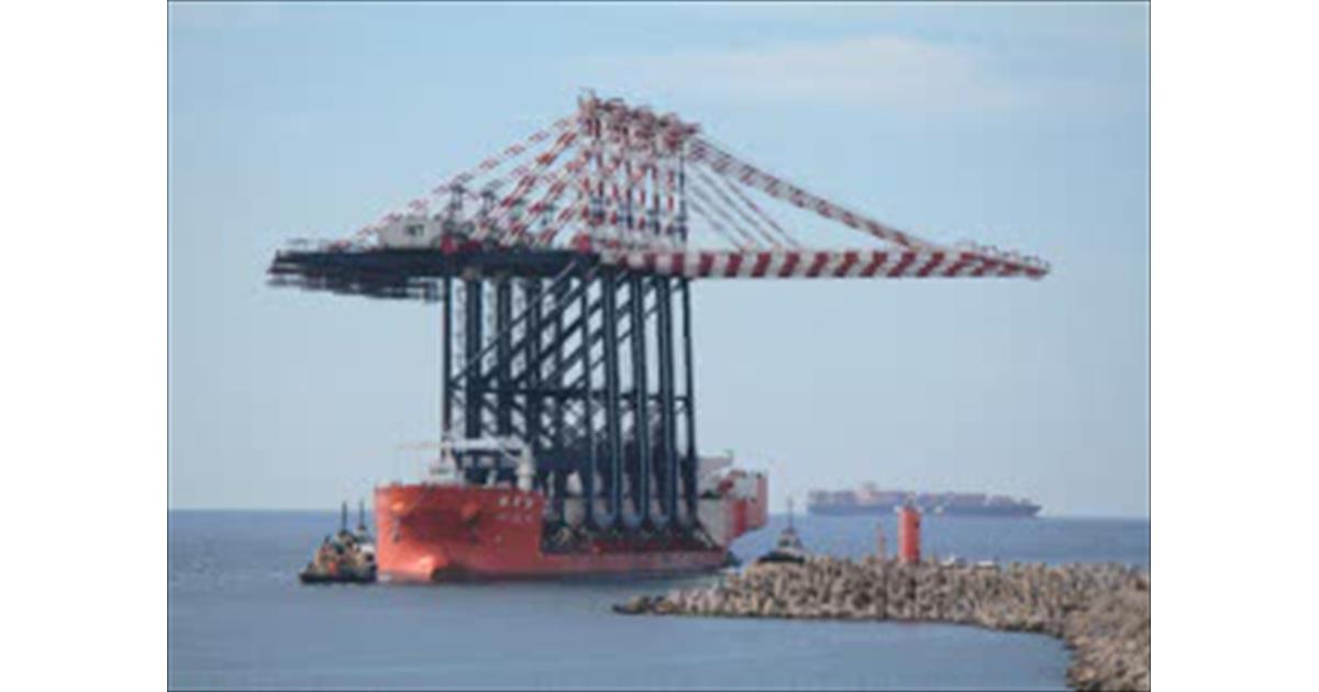 Quattro nuove gru ship-to-shore sono arrivate nel porto di Gioia Tauro