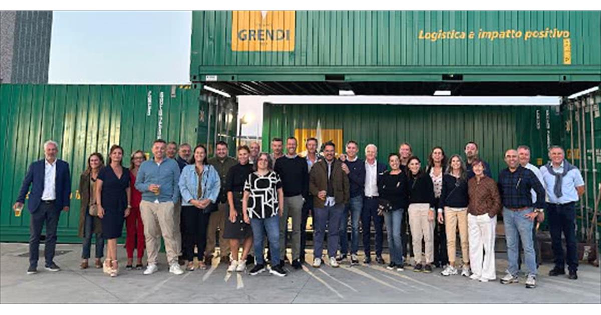 Una delegazione della Maersk al container terminal del gruppo Grendi al ...